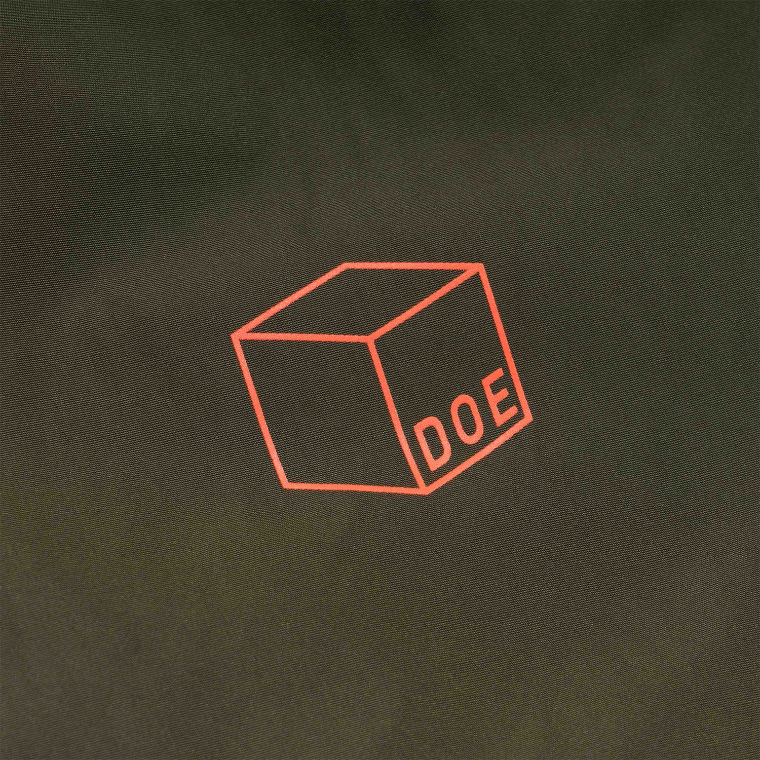 DOE RADIATED LOGO LONG COACH